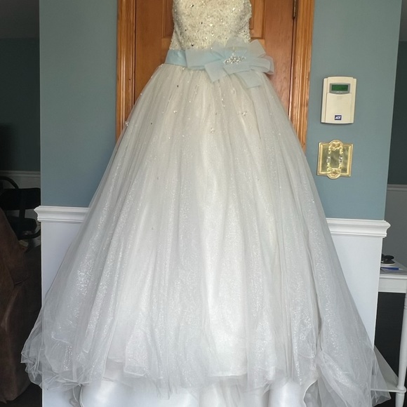 Alfred Angelo | Dresses | Disney Alfred Angelo Cinderella Wedding Gown ...